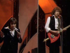 Mud - Lonely This Christmas - The Best Songs Of All Time