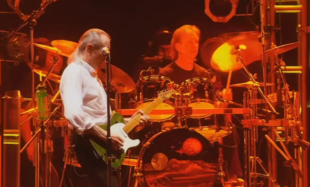 Status Quo - The Party Ain't Over Yet (Just Doin' It Live) - The Best ...