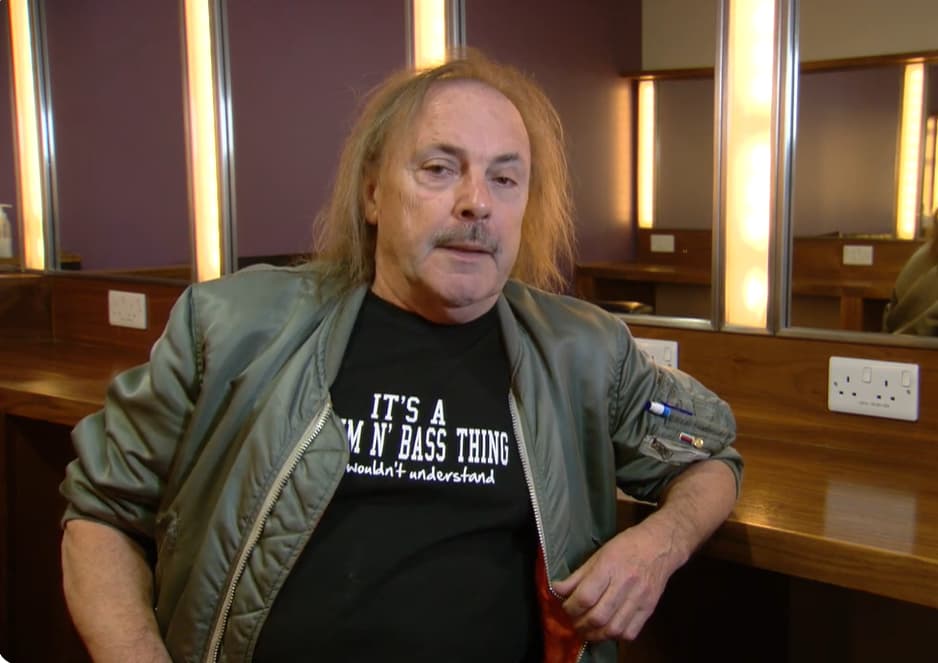 Status Quo John Coughlan - Interview (The Final Frantic Four Tour ...