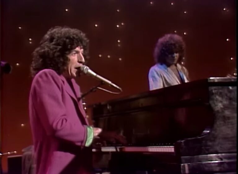 REO Speedwagon - Roll With The Changes (The Midnight Special 1980 ...